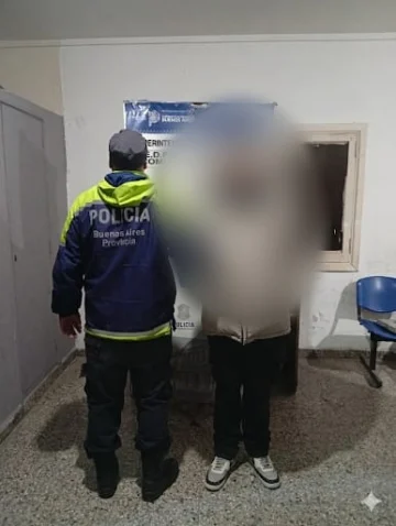 Fue infraccionado por insistir en la venta de banderines y banderas de ...